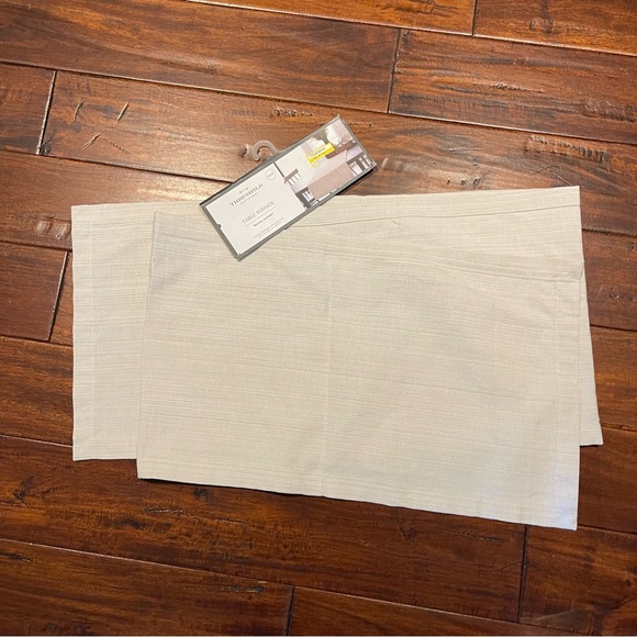 Threshold | Dining | New Threshold Table Runner | Poshmark
